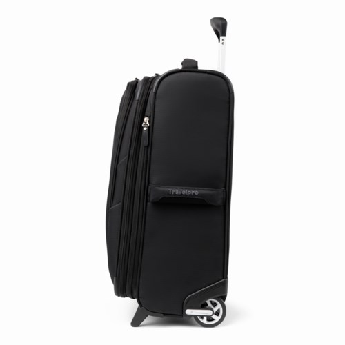 Travelpro Maxlite 5 22-inch Carry-On Expandable Rollaboard - Links ...