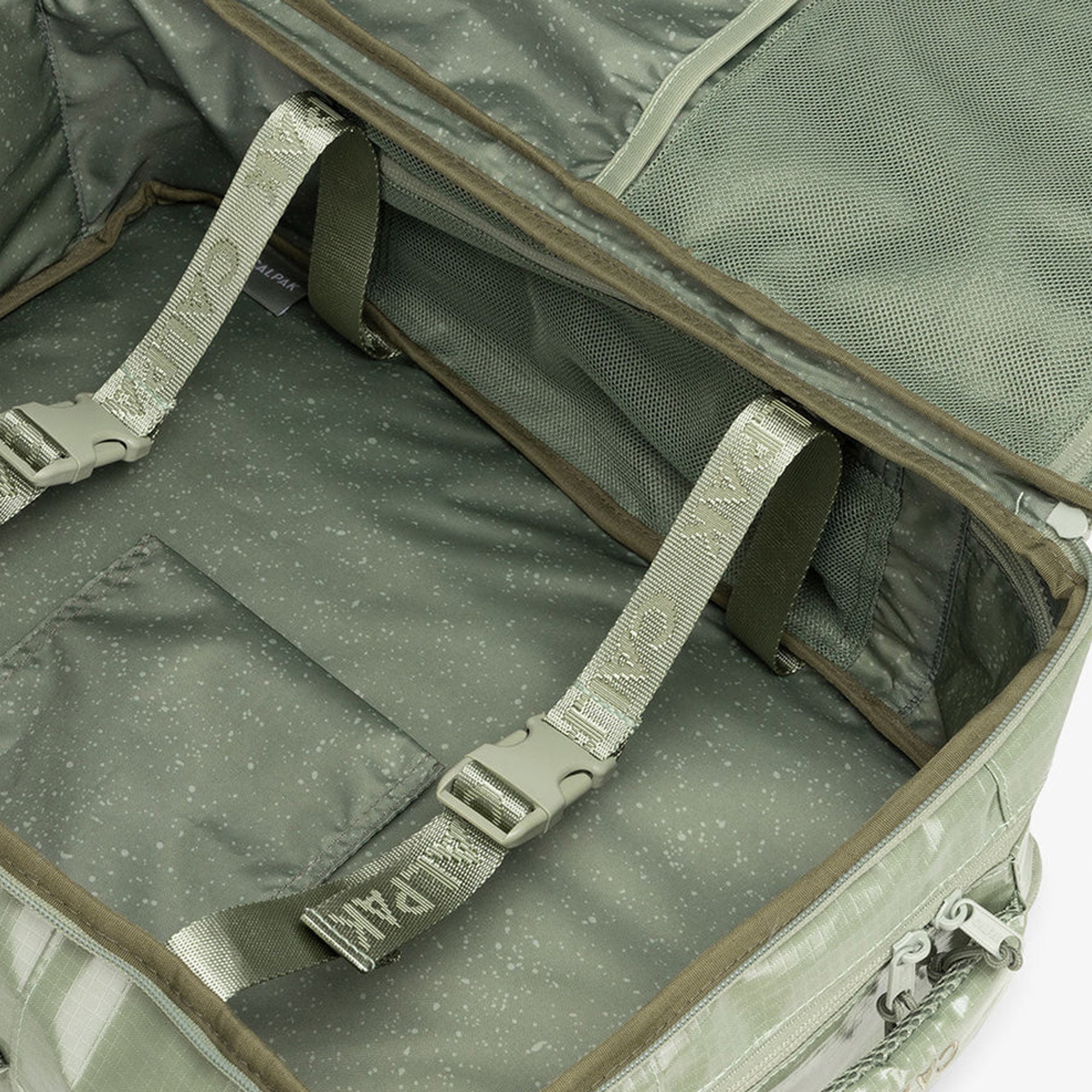 CALPAK Terra 26L Laptop Duffel Backpack - Juniper - Links Unlimited Web ...